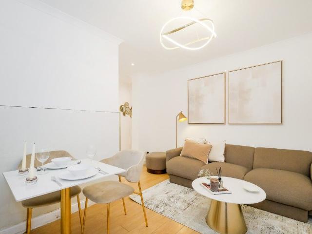 Great Cumberland Place, London W1H, 2 bed flat to rent, £3,597 pcm | PrimeLocation