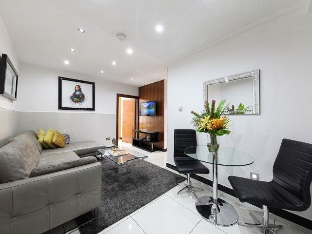Great Cumberland Place, London W1H, 2 bed flat to rent, £5,200 pcm | PrimeLocation