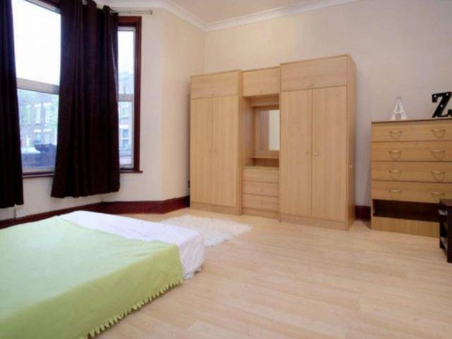 Great double bedroom close to Leytonstone tube station Has a Room