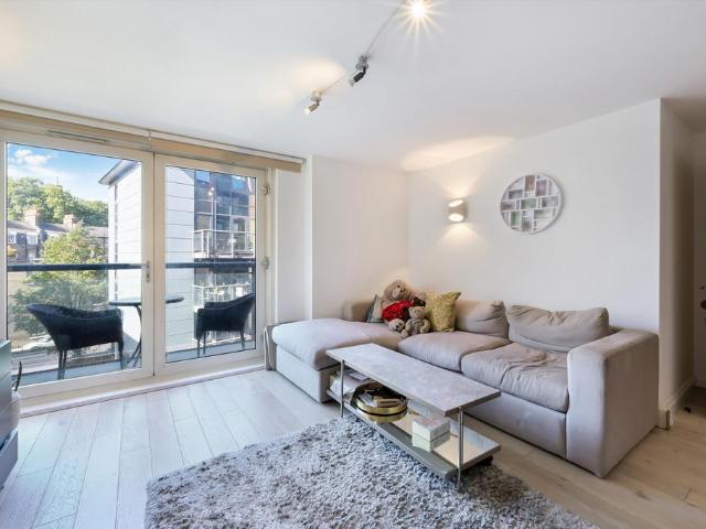 Great Dover Street, London, SE1 2 bed flat to rent £2,999 pcm £692 pw