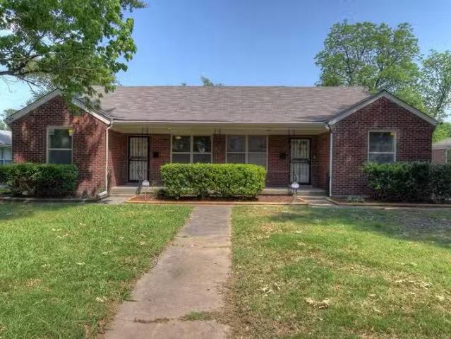 Great Duplex in Midtown! 1032 N Evergreen St