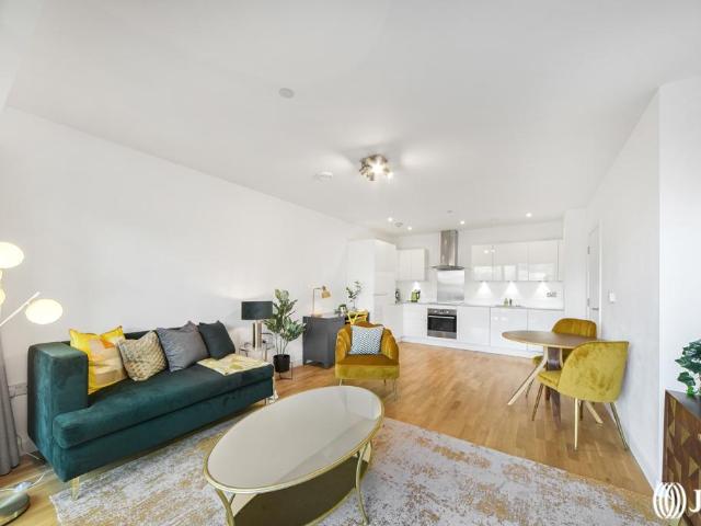 Great Eastern Road London E15 1 bed flat to rent £2,350 pcm £542 pw