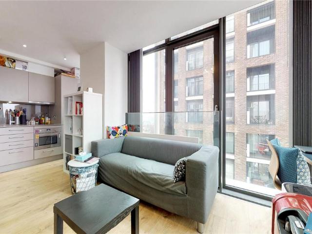 Great Eastern Road, Stratford. Studio to rent £2,000 pcm £462 pw