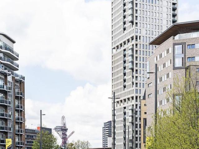 Great Eastern Road, Stratford. 1 bed penthouse to rent £2,400 pcm £554 pw
