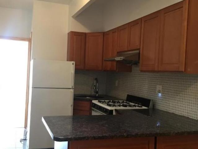 GREAT GREAT GREAT. HARDWOOD FLOORS. LARGE LIVING ROOM