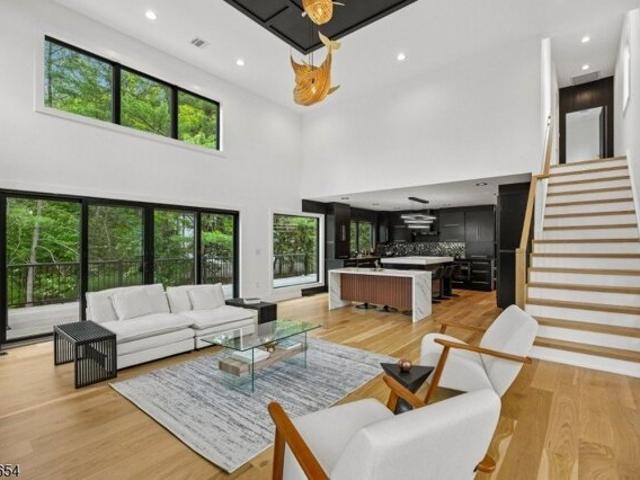 Great Hills Rd, Millburn, Home For Sale