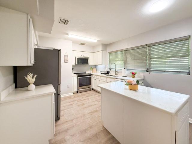 Great home in Clearwater ! Close to everything