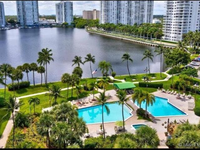 Great intercostal room Aventura