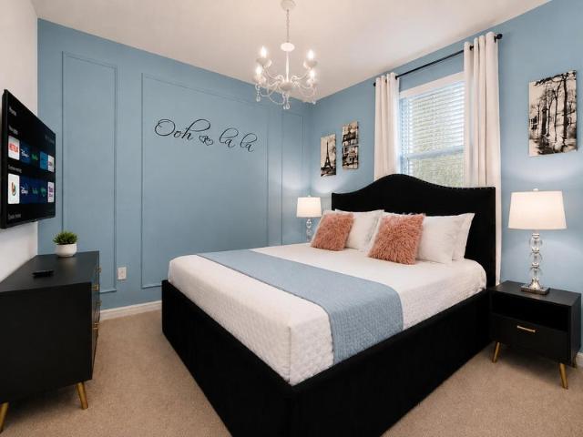 GREAT KISSIMMEE LOCATION MOVEIN READY • Near Dis
