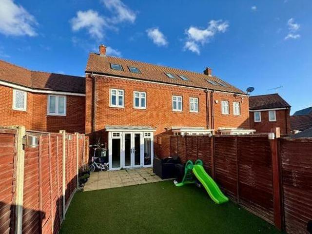 Great Linns, Marston Moretaine, 3 Bedroom Town
