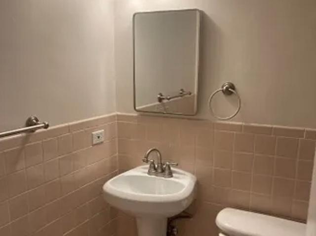 Great Location walking distance to DU campus 1 Bedroom Apartment for Rent at 2155 S Josephine St, Denver, CO 80210 Wellshire