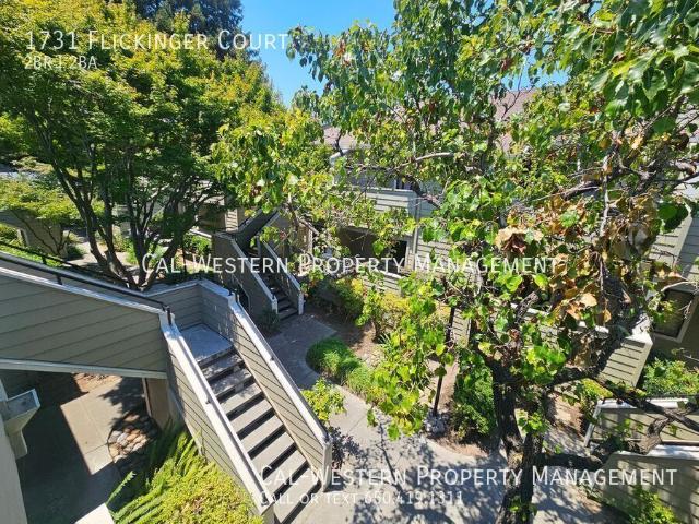 Great Location. Gorgeous 2 Bedroom 2 Bath End Unit Condo in North San Jose