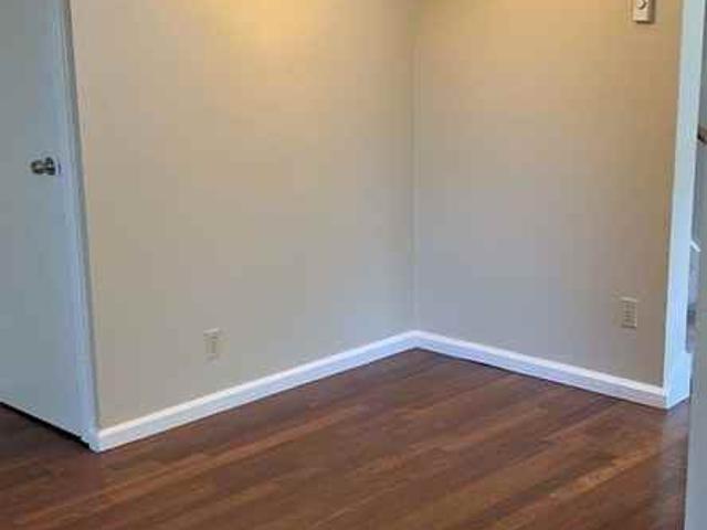 Great location in the vibrant Capitol Hill neighborhood! 3 Bedroom Apartment for Rent at 2312 E Denny Way, Seattle, WA 98122 Mann