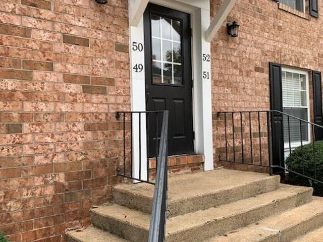 Great Locationnear pool 1br 1bath. Riverbend!