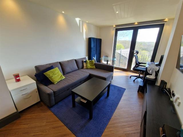 Great Minster House, Lister Hill, Horsforth LS18, 1 bed flat to rent, £1,075 pcm | PrimeLocation