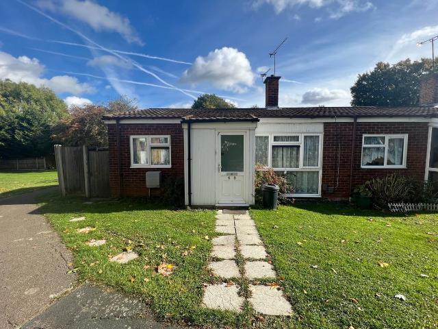 Great Mistley, Basildon SS16, 1 bed bungalow to rent, £1,200 pcm | PrimeLocation