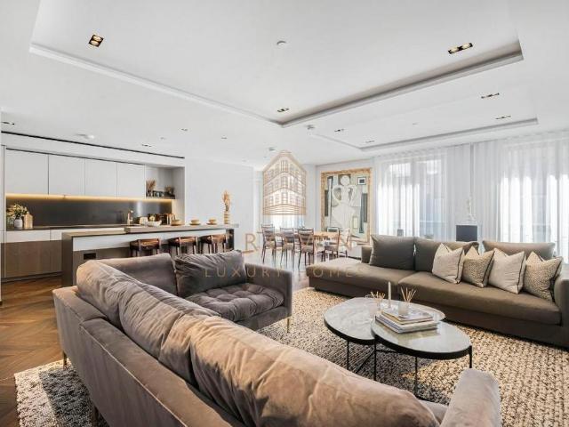 Great Newport Street, London WC2H 3 bed apartment to rent £8,000 pcm £1,846 pw