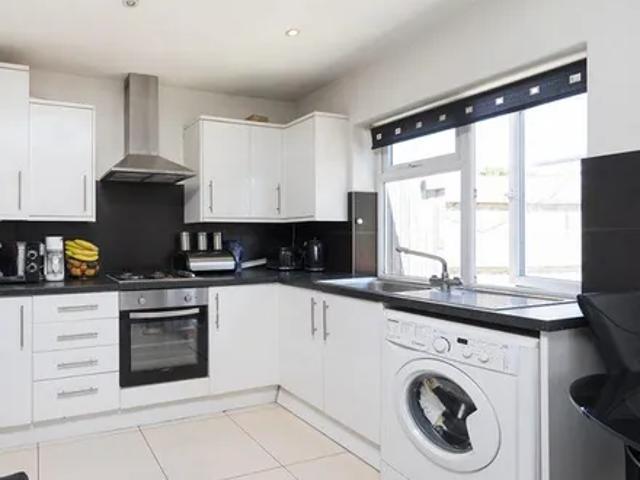 Great North Way, London, NW4 4XG, United Kingdom | 2 bed house for rent #167485266 | Rentberry