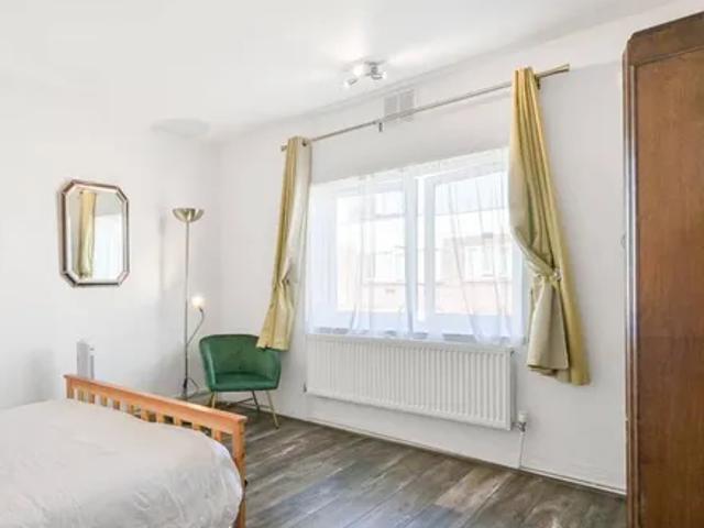 Great North Way, London, NW4 1JD, United Kingdom | 2 bed apartment for rent #129956107 | Rentberry