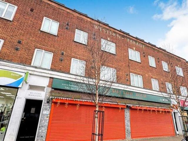 Great North Road, Barnet, 2 Bedroom Flat