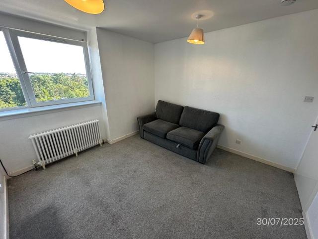 Great Northern Road, Top Floor Left, Aberdeen AB24, 2 bed flat to rent, £625 pcm | PrimeLocation