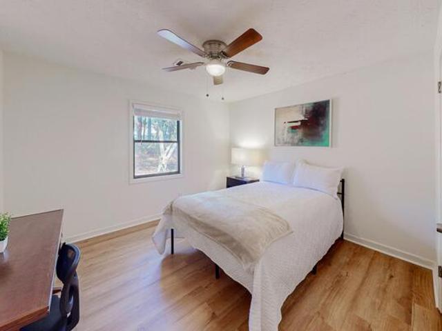 Great Norcross location Close to I 85! Newly renovated with spacious bedrooms!