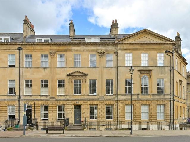 Great Pulteney Street, Bath. 2 bed duplex to rent £3,000 pcm £692 pw