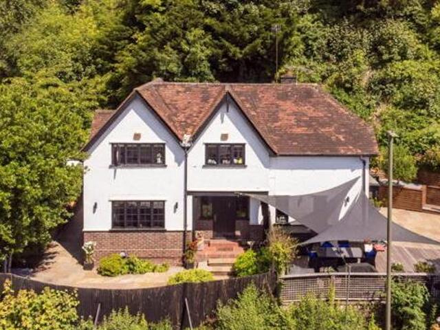 Great Quarry, Guildford, 4 Bedroom Detached