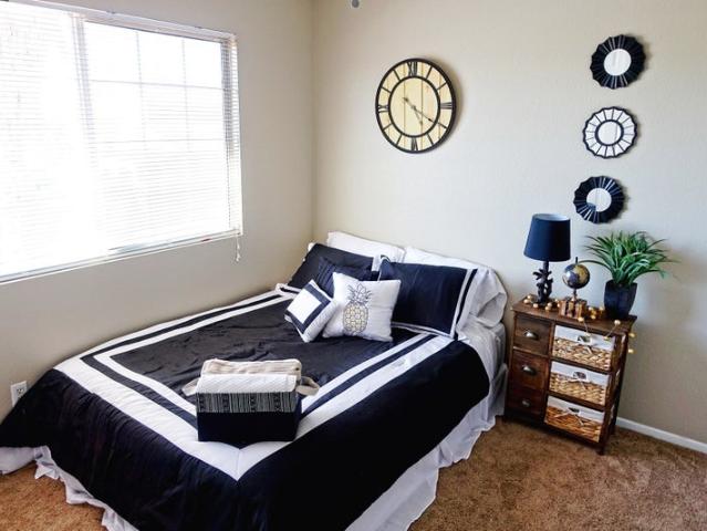 Great Room available! WIFI & Utilities included!