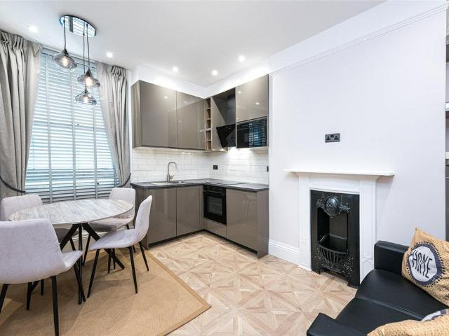 Great Smith Street, London, SW1P 1 bed apartment to rent £2,300 pcm £531 pw