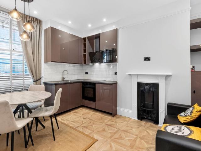 Great Smith Street, London SW1P, 1 bed flat to rent, £2,300 pcm | PrimeLocation