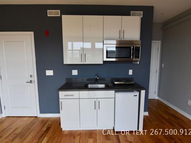 Great studio in a newly constructed building. FIRST and THIRD MONTHS FREE!