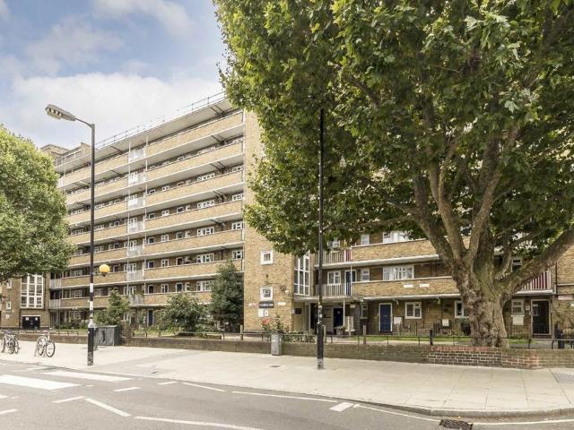 Great Suffolk Street, London SE1 3 bed flat to rent £3,000 pcm £692 pw