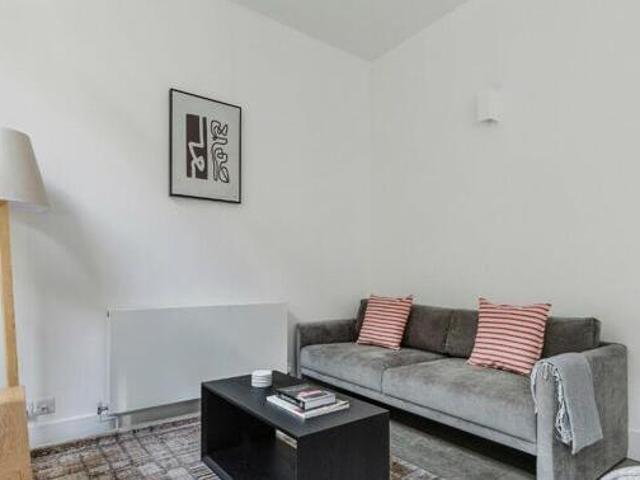 Great Sutton Street, London, 2 Bedroom Apartment