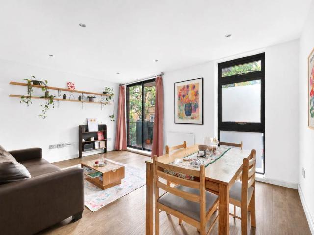 Greatorex Street, Spitalfields E1, 2 bed flat to rent, £2,750 pcm | PrimeLocation