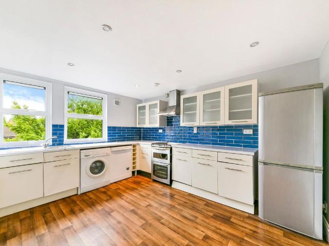 Greatfield Close, Tufnell Park N19, 2 bed maisonette to rent, £2,500 pcm | PrimeLocation