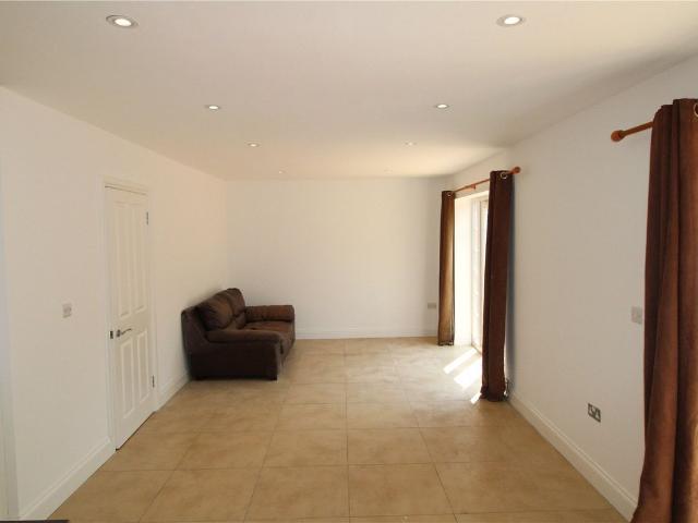 Grecian Crescent, London SE19, 4 bed detached house to rent, £3,250 pcm | PrimeLocation