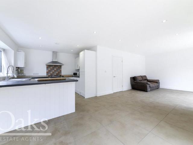 Grecian Crescent, Upper Norwood 4 bed detached house to rent £3,325 pcm £767 pw
