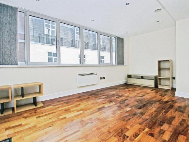 Greek Street, Leeds, West Yorkshire, LS1 2 bed flat to rent £1,195 pcm £276 pw