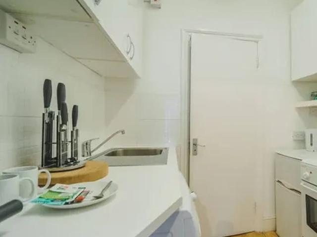 Greek Street | Studio apartment for rent #98614260 | Rentberry