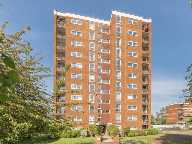 Green Vale, London W5 2 bed flat to rent £2,500 pcm £577 pw
