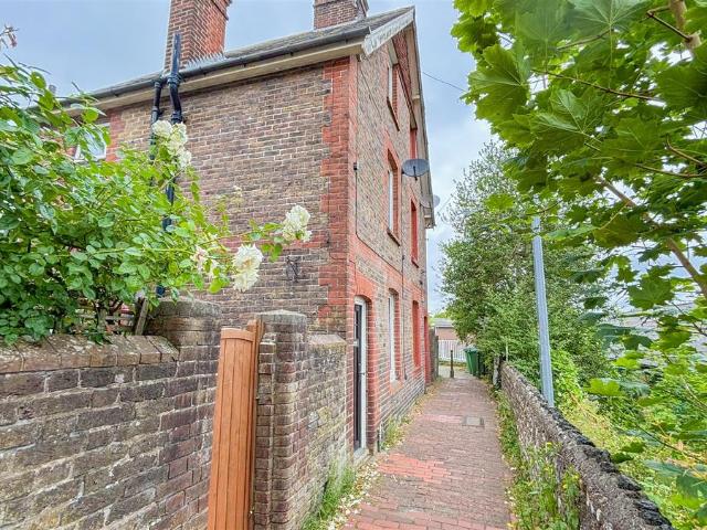 Green Wall, Lewes BN7, 2 bed semi detached house to rent, £1,500 pcm | PrimeLocation