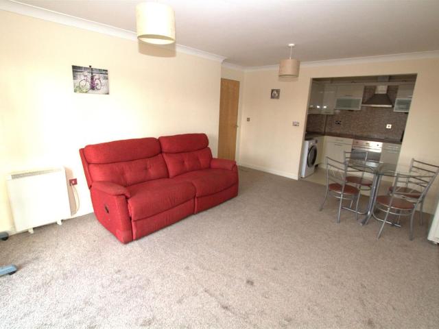 Green Chare, Darlington DL3, 2 bed flat to rent, £735 pcm | PrimeLocation