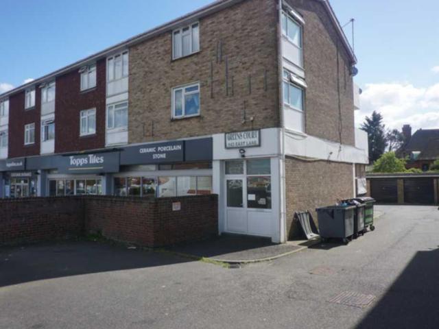 Green Court, Wembley, HA9 2 bed flat to rent £1,751 pcm £404 pw