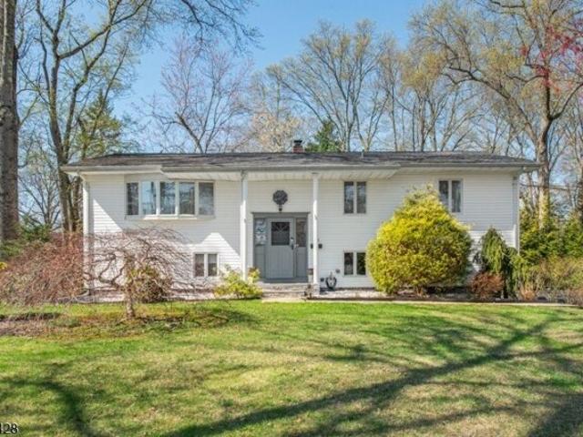 Green Dr, East Hanover, Home For Sale
