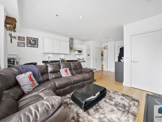 Green Dragon House, 64 70 High Street, Croydon, Surrey CR0, 2 bed flat to rent, £1,550 pcm | PrimeLocation