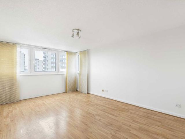Green Dragon Lane, TW8, London