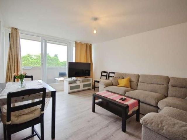 Green Dragon Lane, Brentford, TW8