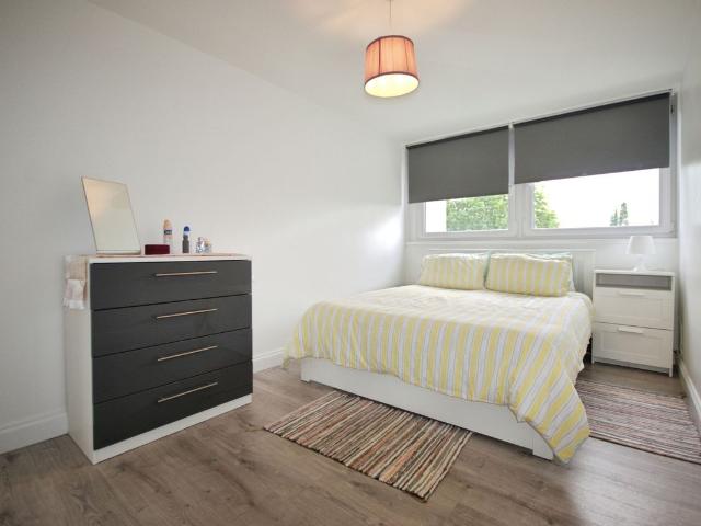 Green Dragon Lane, Brentford TW8, 1 bed flat to rent, £1,798 pcm | PrimeLocation