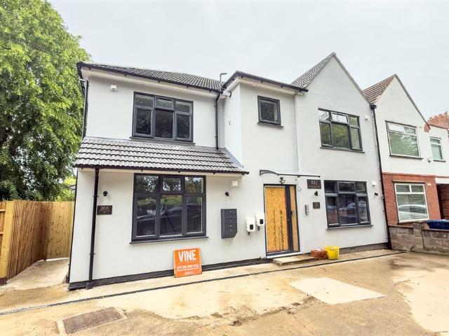 Green Drive, Southall UB1, 2 bed flat to rent, £1,850 pcm | PrimeLocation